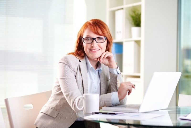 How To Be More Feminine - 25 Tips on How to Look More Girly & Attractive