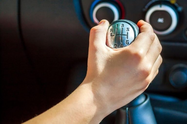 Feelings vs Emotions : Understand the Complete Difference | TheMindFool